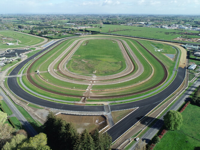 THOROUGHBRED SYNTHETIC RACETRACK DESIGN AND CONSTRUCTION | Cogswell ...